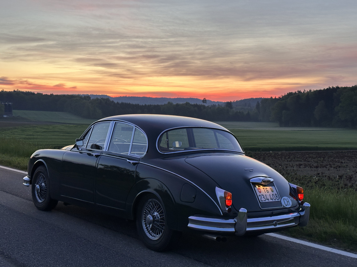 Jaguar MKII rental